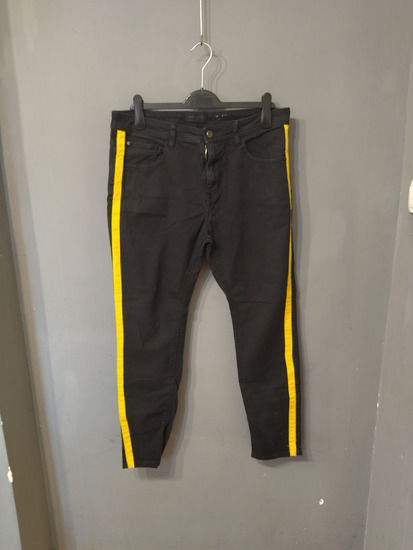 Bershka pantalone 44/46