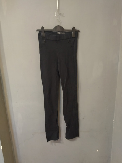 Zara pantalone 36