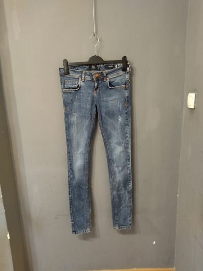 Bershka farmerke S