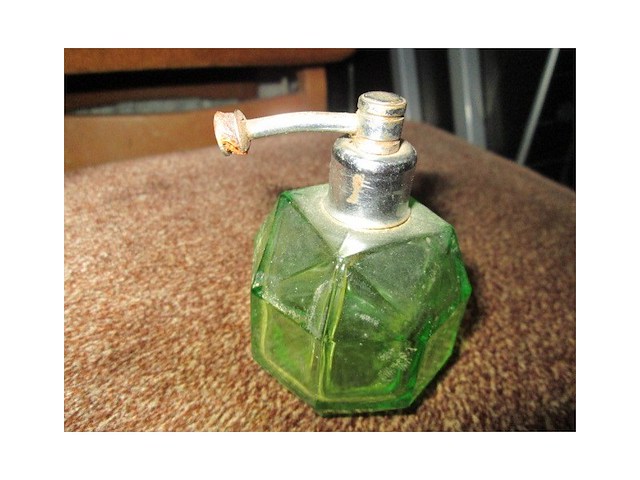 Stara bocica od parfema