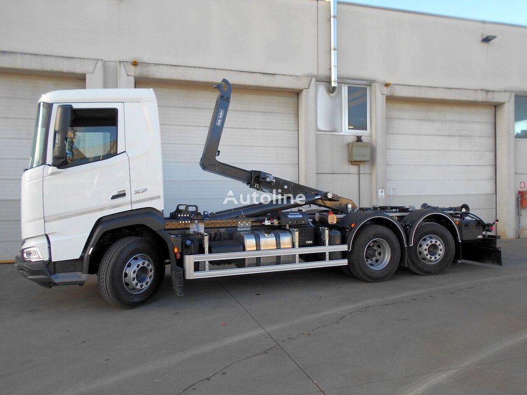Novi DAF XF 480 FAN - SCARRABILE BOB kamion rol kiper
