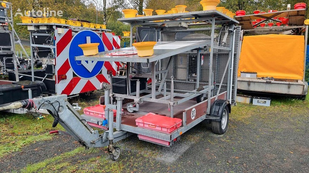 Nissen VZ616 FAT Absperrtafel prikolica za građevinske strojeve