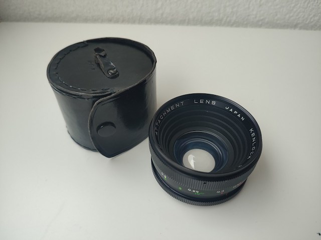 Kenlock zoom close-up lens attachment