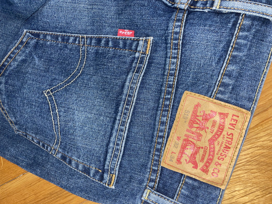 Levis farmerice