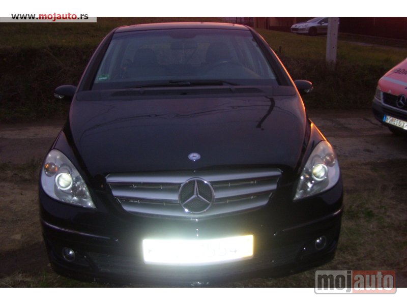 Mercedes B 200