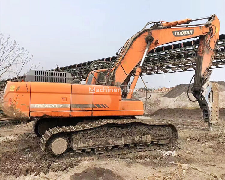 Doosan DX420LC bager guseničar