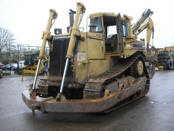 Caterpillar D8N buldožer