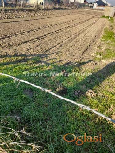 Futog-*Naša Preporuka*-Lep Građevinski Plac 781 m2 sa izlazom na dve ulice-065/385 8880