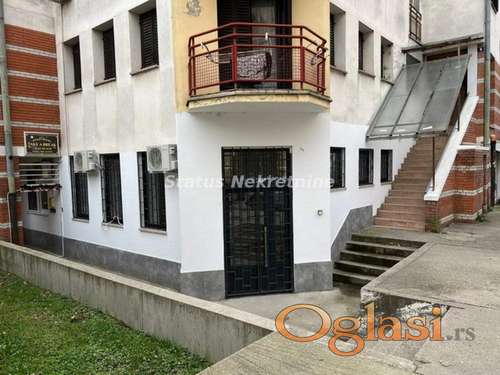 Podbara-Uknjižen Lokal 57 m2 za Razne Namene-065/385 8880