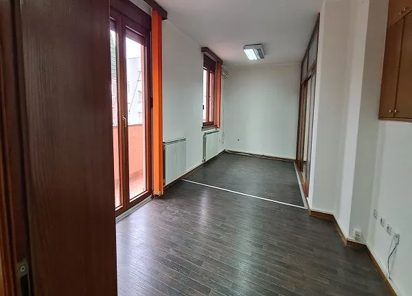 Izdavanje, poslovni prostor, 236m2, Mirijevo, Beograd