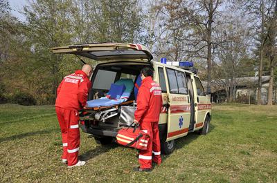 SANITETSKI PREVOZ SA/BEZ MEDICINSKE EKIPE