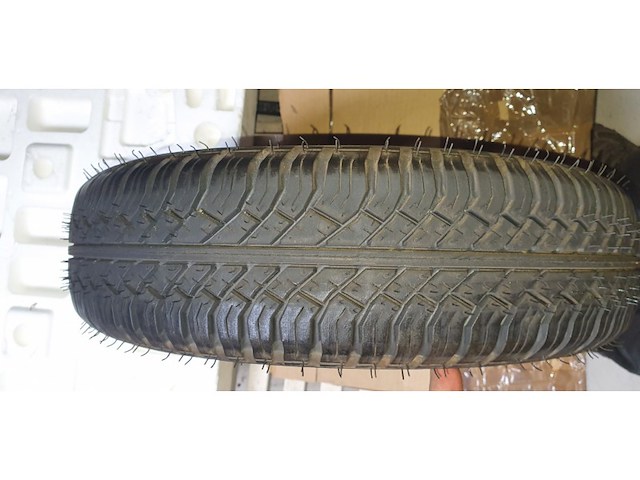 Zastava 750 dva tocka 13 Radial nekorisceno! Tubeless!