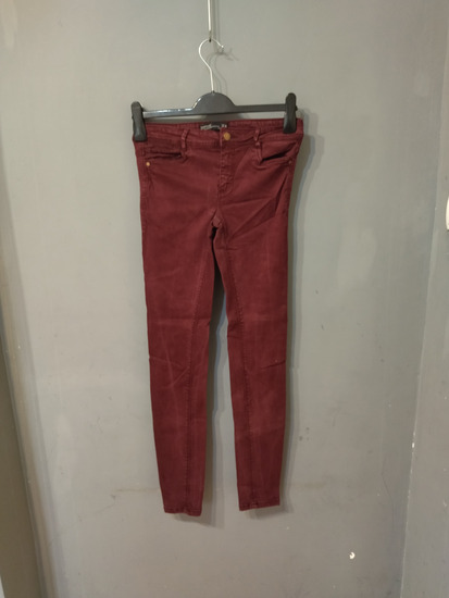 Zara pantalone 38