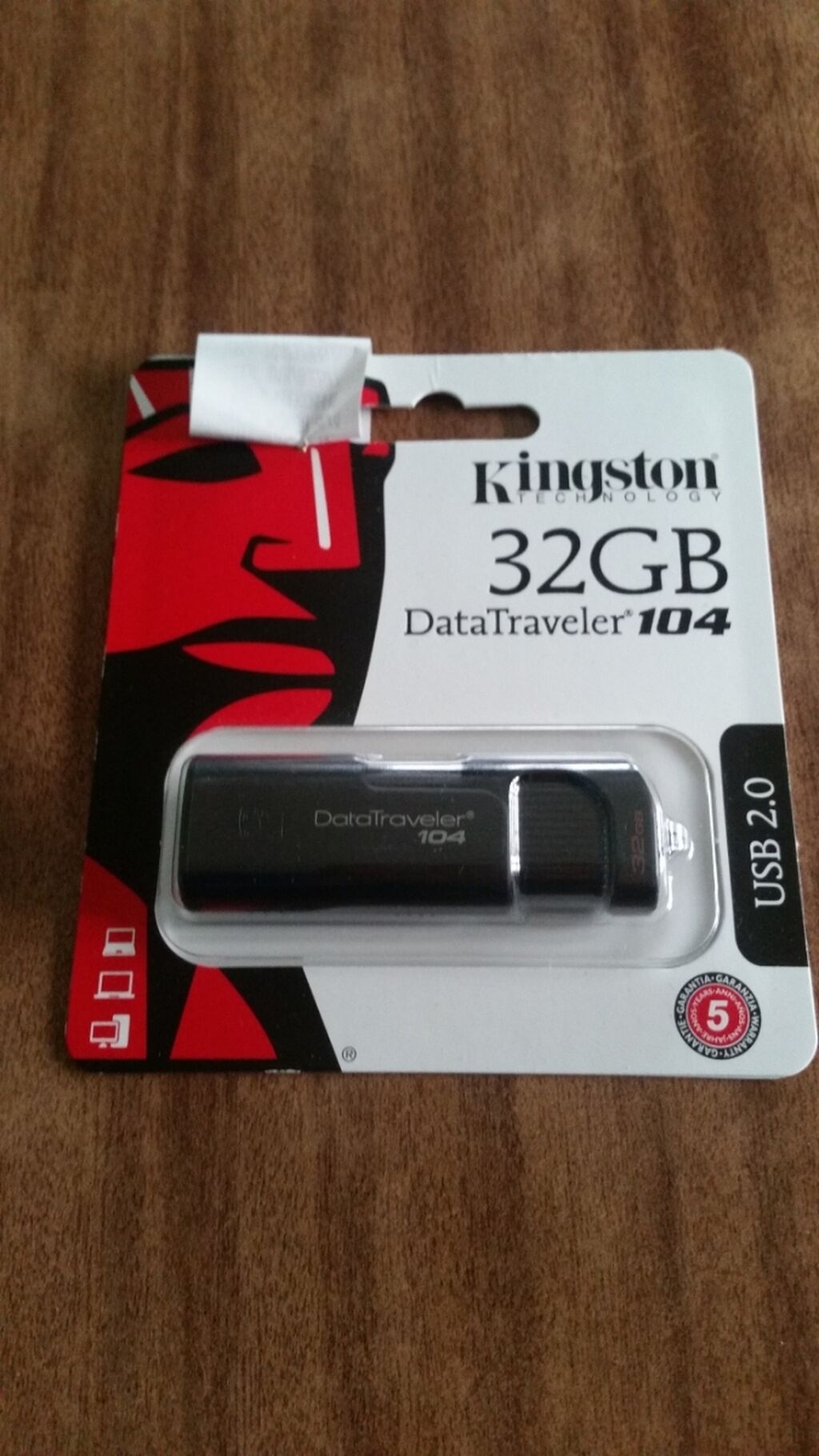 USB 32 GB sa igricama za Sony 2 po izboru! USB 32 GB sa nekih 10