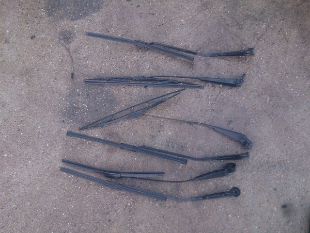 POLUGE PREDNJIH BRISACA ZA OPEL KADETA SUZU