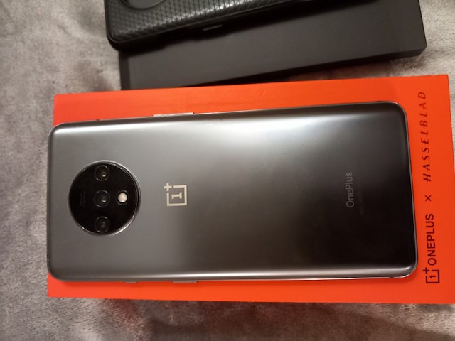 mobilni telefon OnePlus 7T