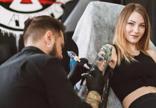 Kurs Pirsinga i Tetoviranja New Models World Academy Novi Sad