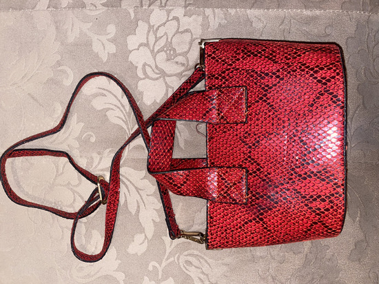 Efektna mini torba