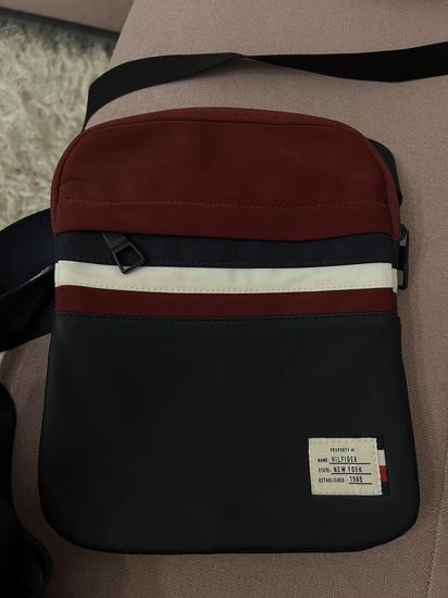 Tommy Hilfiger torbica