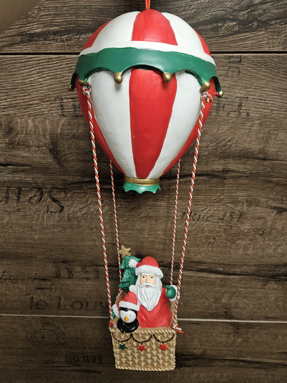 Deda Mraz u balonu