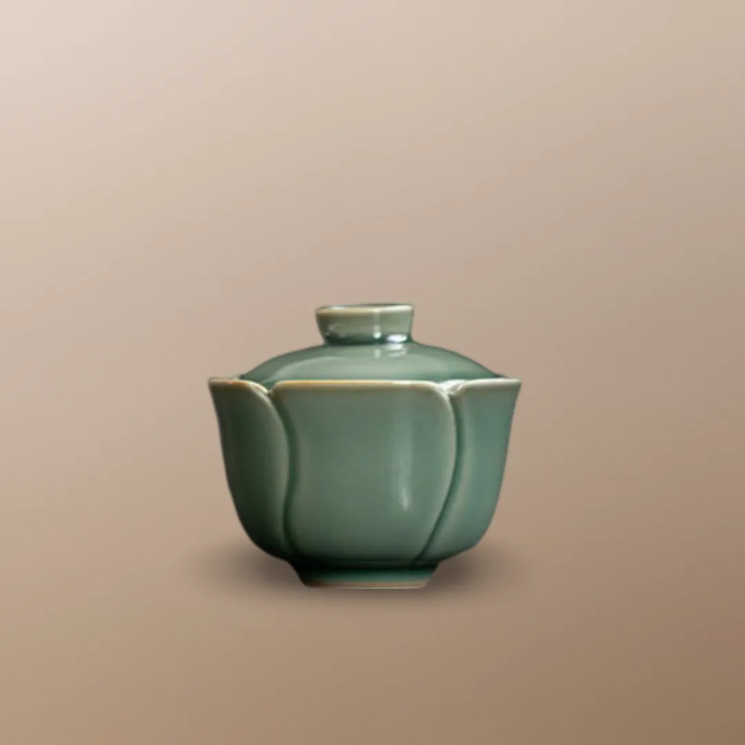 [SALE]“Petal” Handmade Antique Style Yue Kiln Celadon Gaiwan