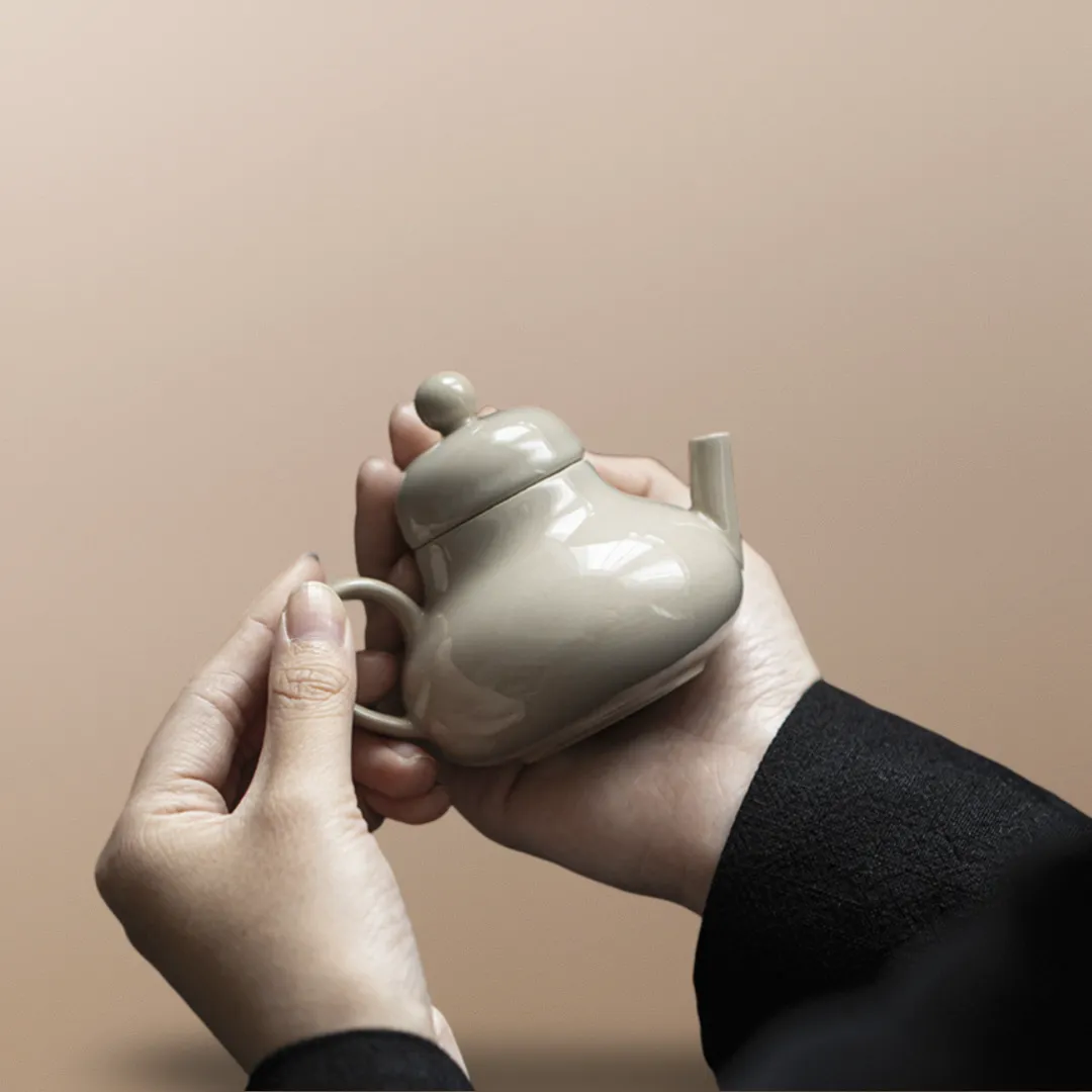 [SALE]"Si Ting" - Handmade Vintage Grasswood Gray Glaze Teapot
