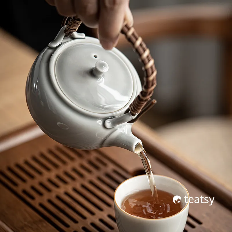 [SALE]Hand-made Ice-gray Glaze Ceramic Teapot With Overhead Wooden Handle （180ml）
