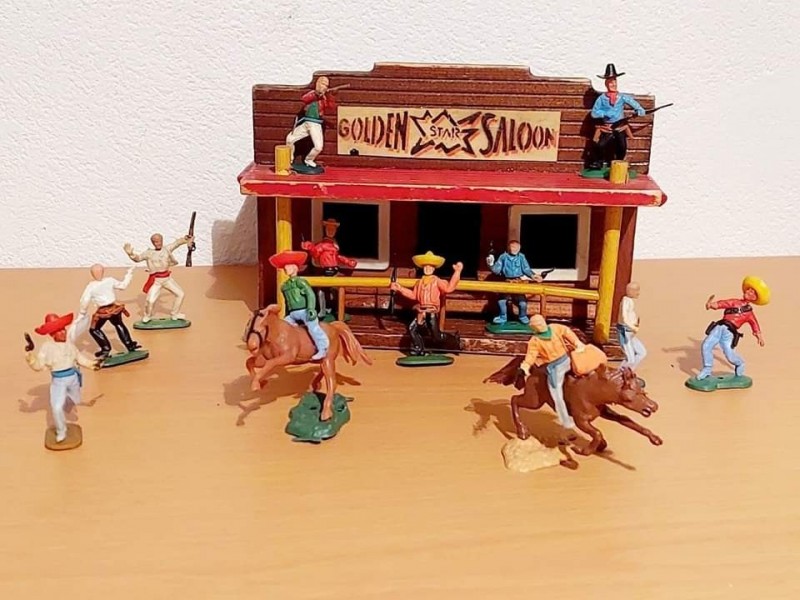 Timpo toys kauboji i indijanci plus drvena kućica