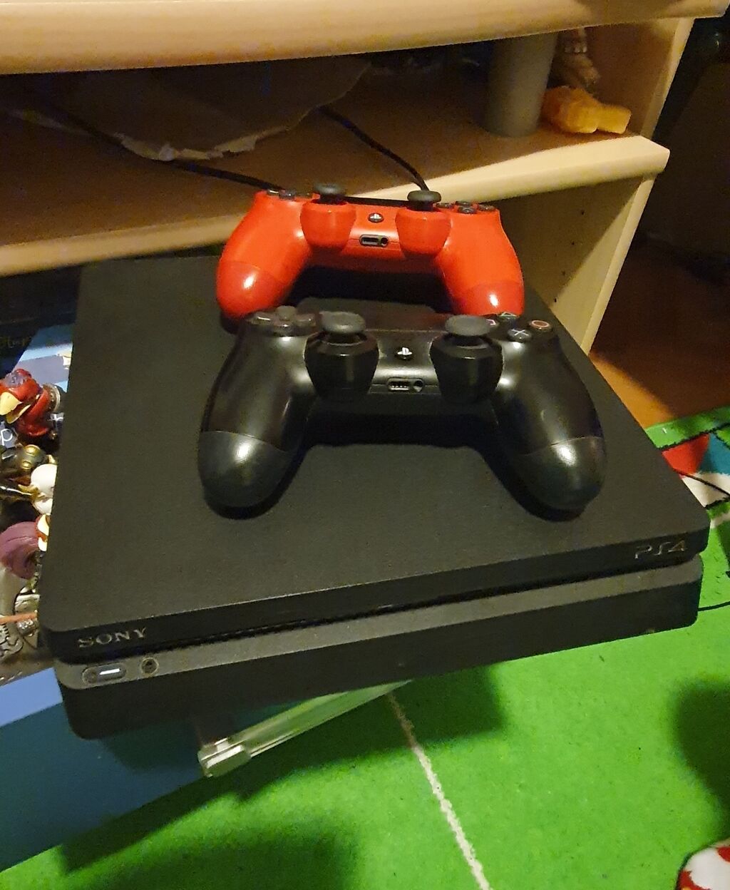 Sony playstation 4+ 2 dzojstika