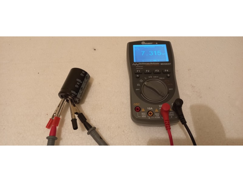 TEST: Elektrolitski kondenzator 10000uF 63V broj 1