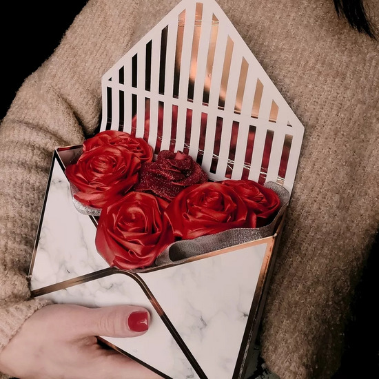 Kutija ruža od satena
