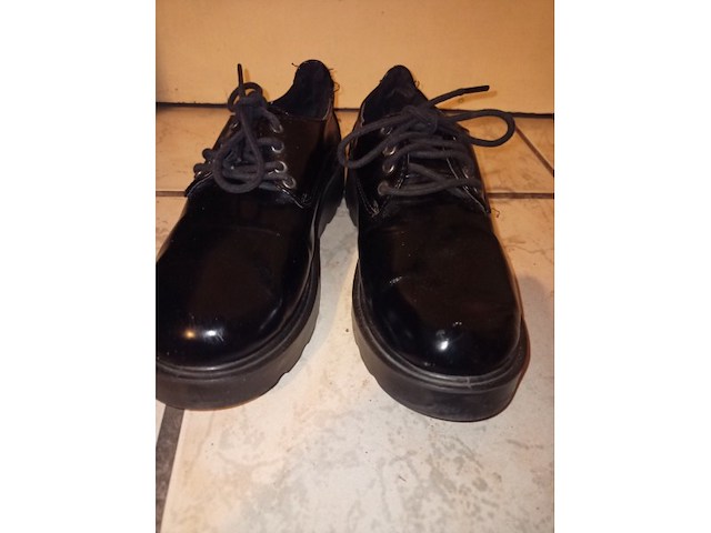 Zenske cipele br 38 - br.38,ravne,plitke, crne boje