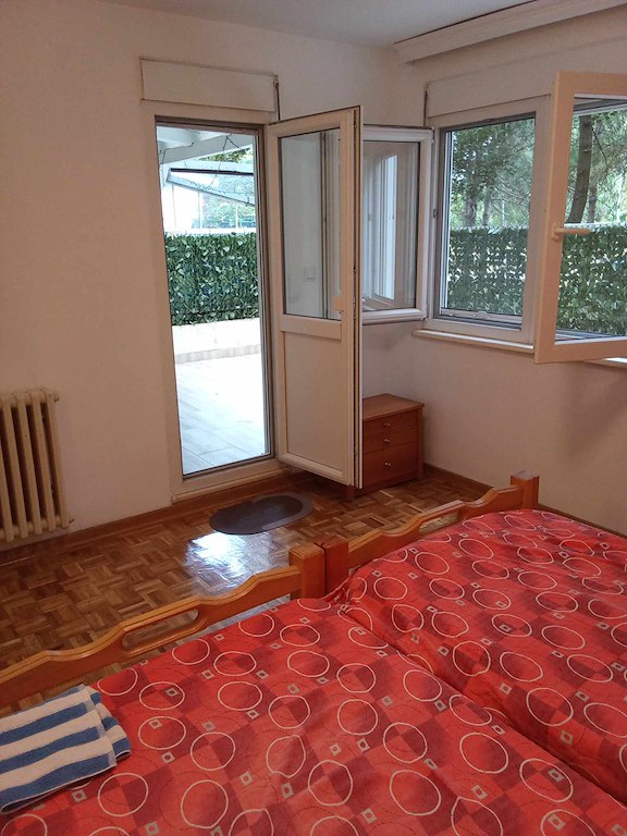 Apartment SALE 2 bedroom Karaburma Belgrade renovated modern furnished equipped estate property tenanted property buy to let investment Serbia