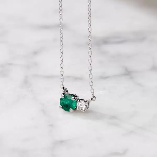 Smaragdna ogrlica, 4089