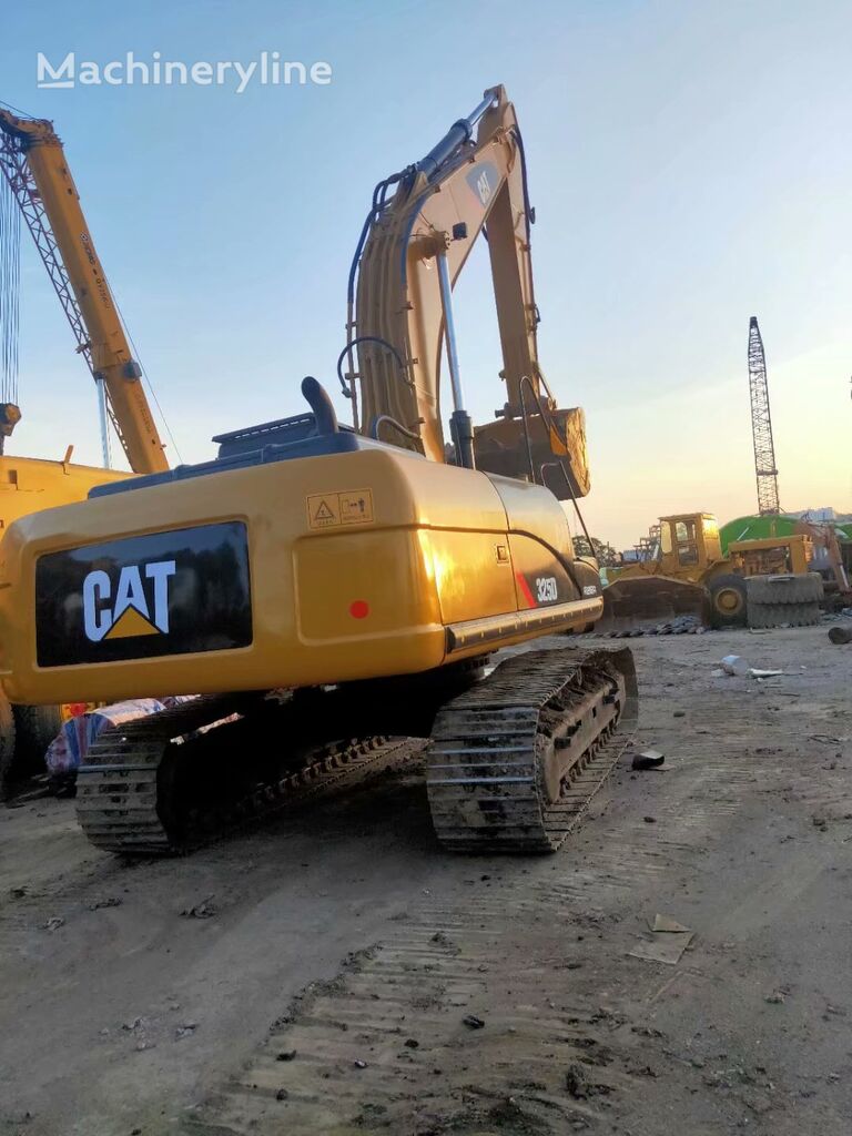 Caterpillar 325D bager guseničar