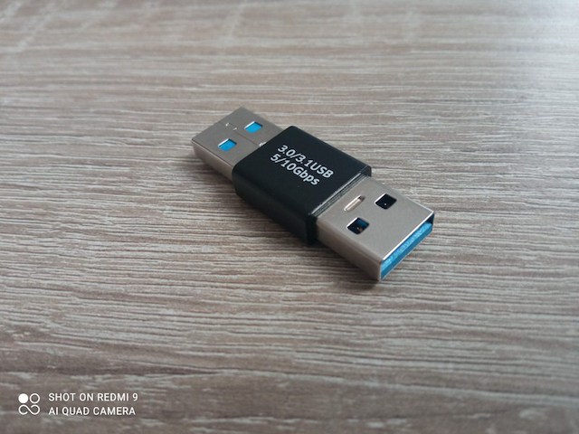 USB dodatak sa istim ulazom i izlazom muški