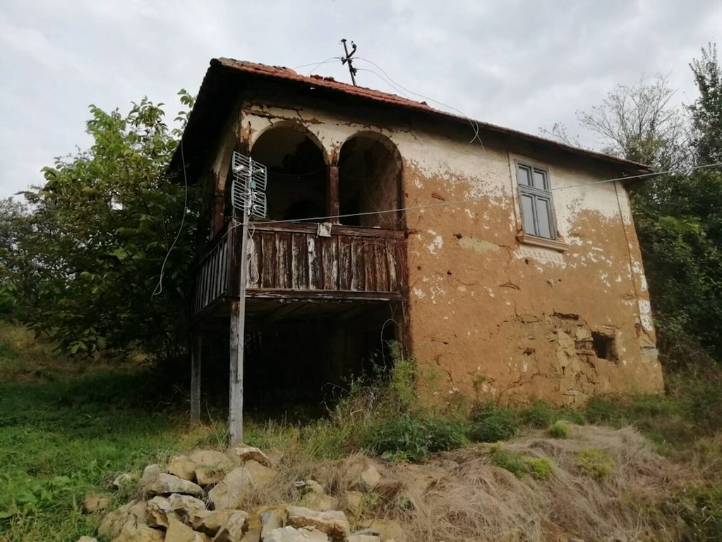 Seoska kuca u selu Bazovik