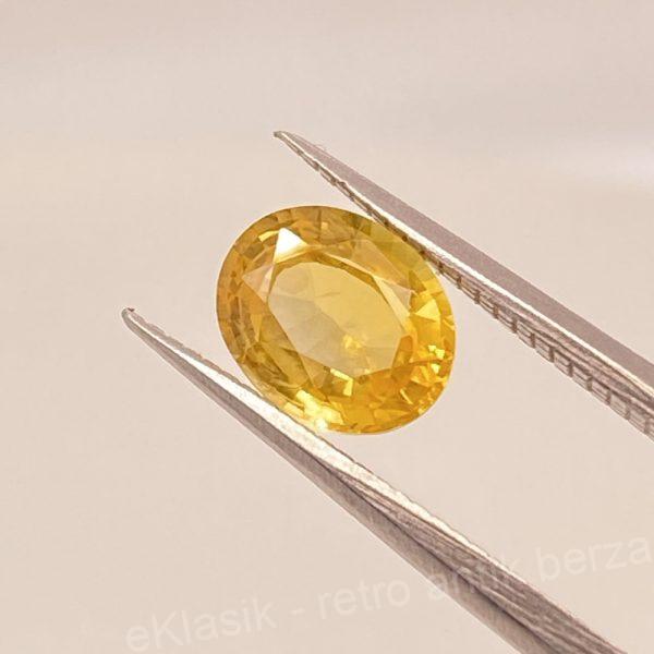 1.01 CT. SAFIR Ovalni žuti NE GREJAN , NETRETIRAN IZVESTAJ REPORT