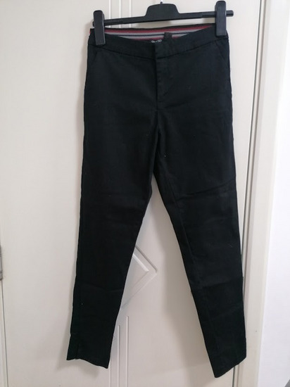 Crne pantalone %500