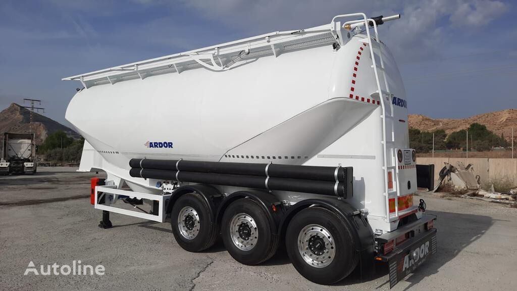 Nova Ardor SVM39 cisterna za prevoz cementa