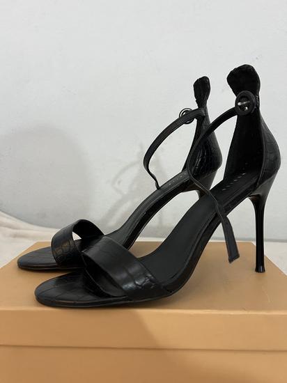 Crne elegantne sandale sa kajišićima
