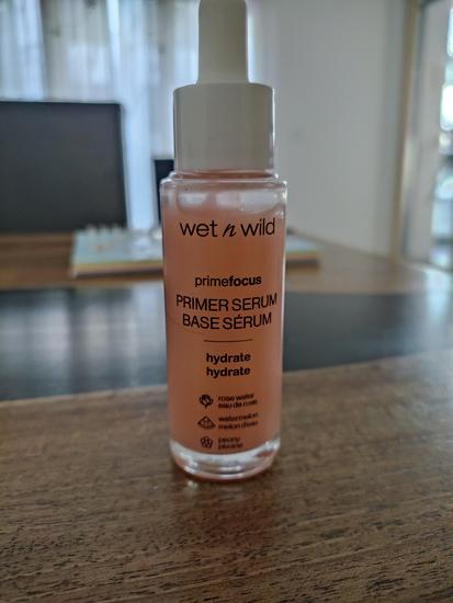 Wet n wild hidratantni serum