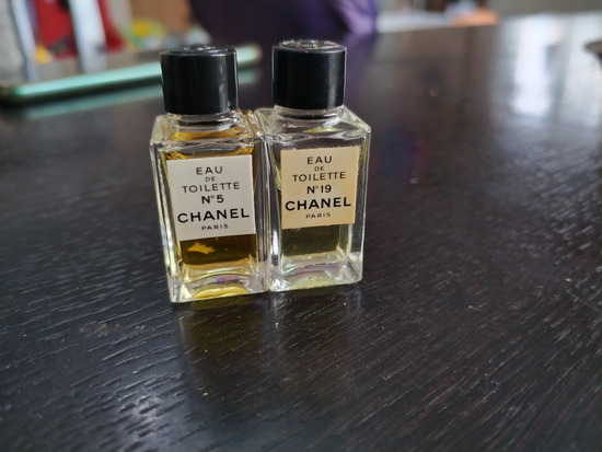 Chanel 5 i Chanel 19 minijature