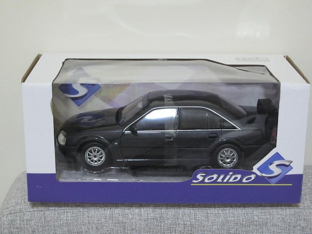 1:18 solido opel omega evo 500