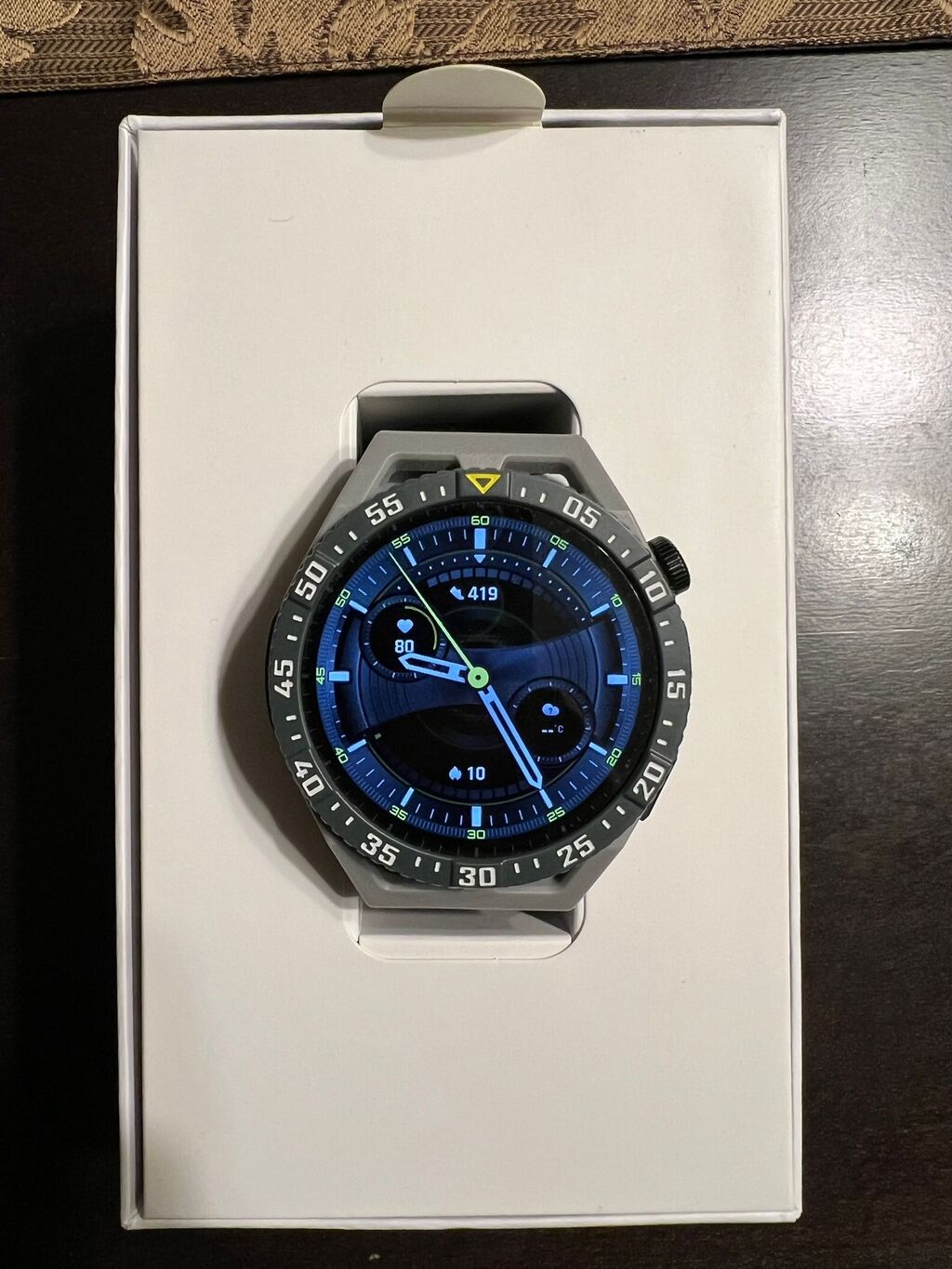 Prodajem Huawei Watch GT 3 SE, malo korišćen, bukvalno kao nov, nema