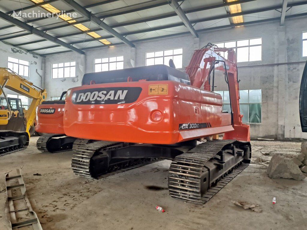 Doosan DX300 bager guseničar