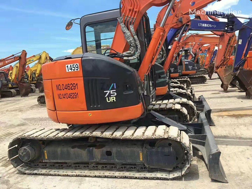 Hitachi ZX75UR mini bager