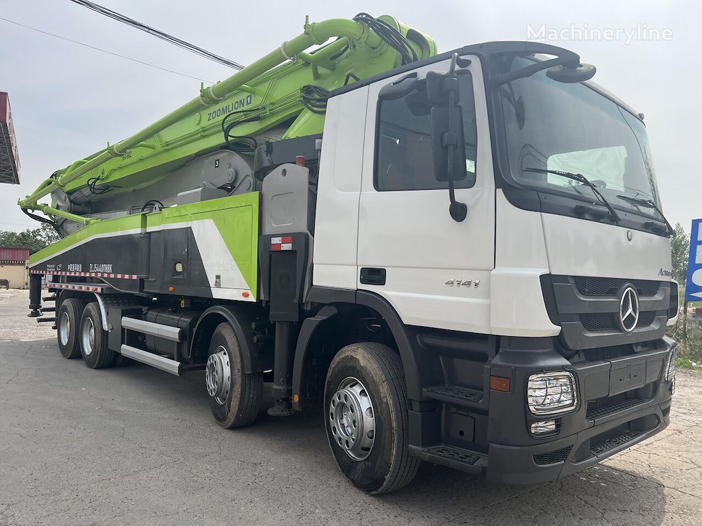 Zoomlion 56X-6RZ na šasiji Mercedes-Benz Actros 4141 pumpa za beton