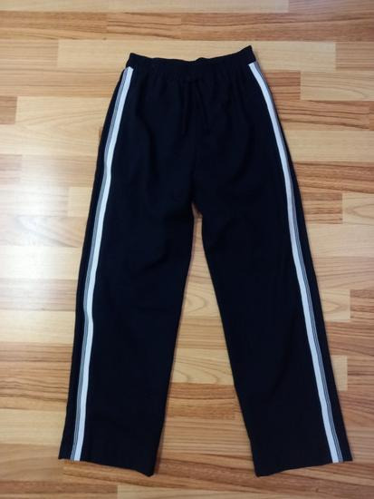 Zara sportske pantalone vel 10