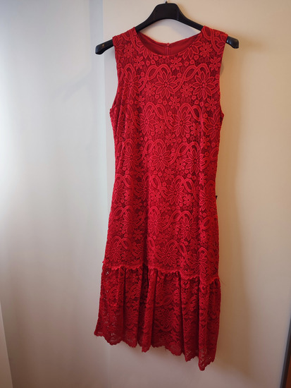 Crvena haljina čipka
